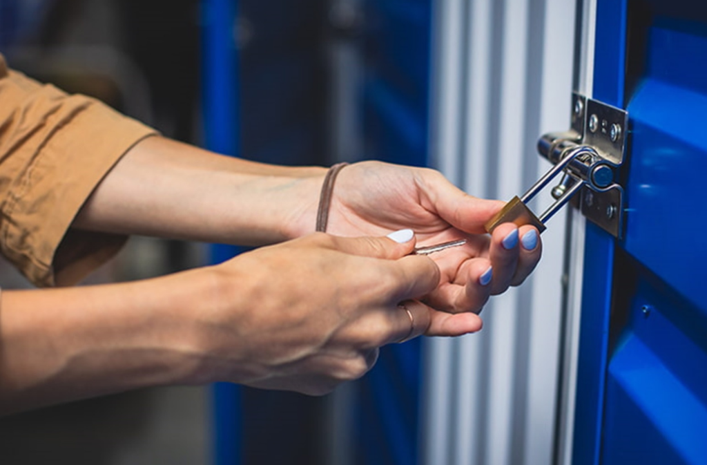 Decluttering and Organizing with Self Storage in Dubai | ARENA Storage ...